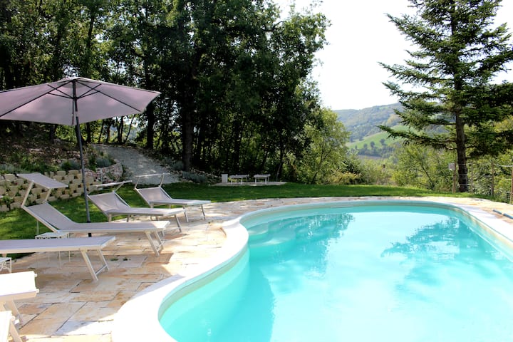 Villa Petra Marche Con Piscina - イタリア