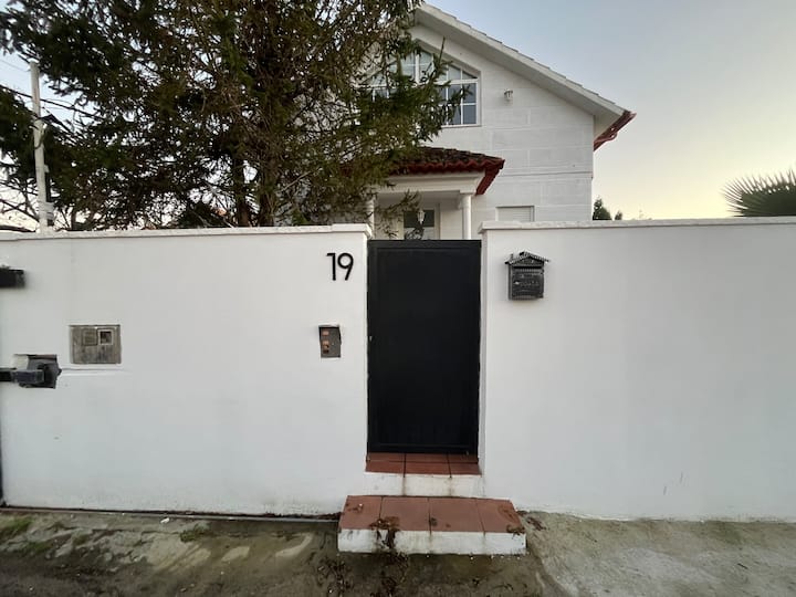 Mini Casa Con Jardín En Vigo - Vigo