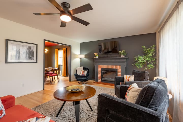 Crimson Cove; Near Iu; Basketball Arcade - Bloomington, IN