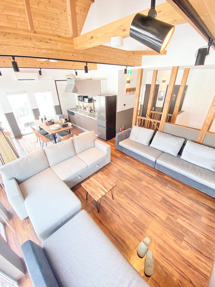 7.days.a.wk.
Private Lodging
"A" - Hakuba