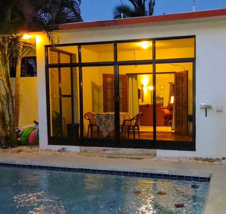 Beautiful Villa, Pool, Ocean And Canal Views, Dock - Corozal