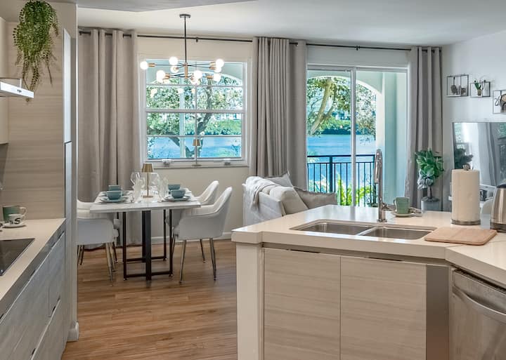 Cozy Waterfront Apartment Aventura W/pool & Tennis - Aventura, FL