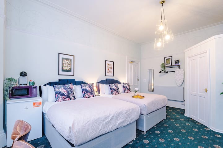 Victoria Park Studio 1: Free Parking, Wifi, Disney - Royal Leamington Spa