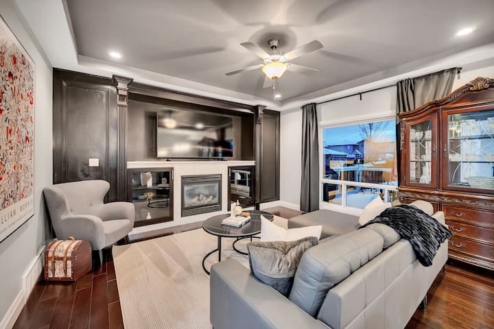 Family Home | Spacious | Parking - Edmonton
