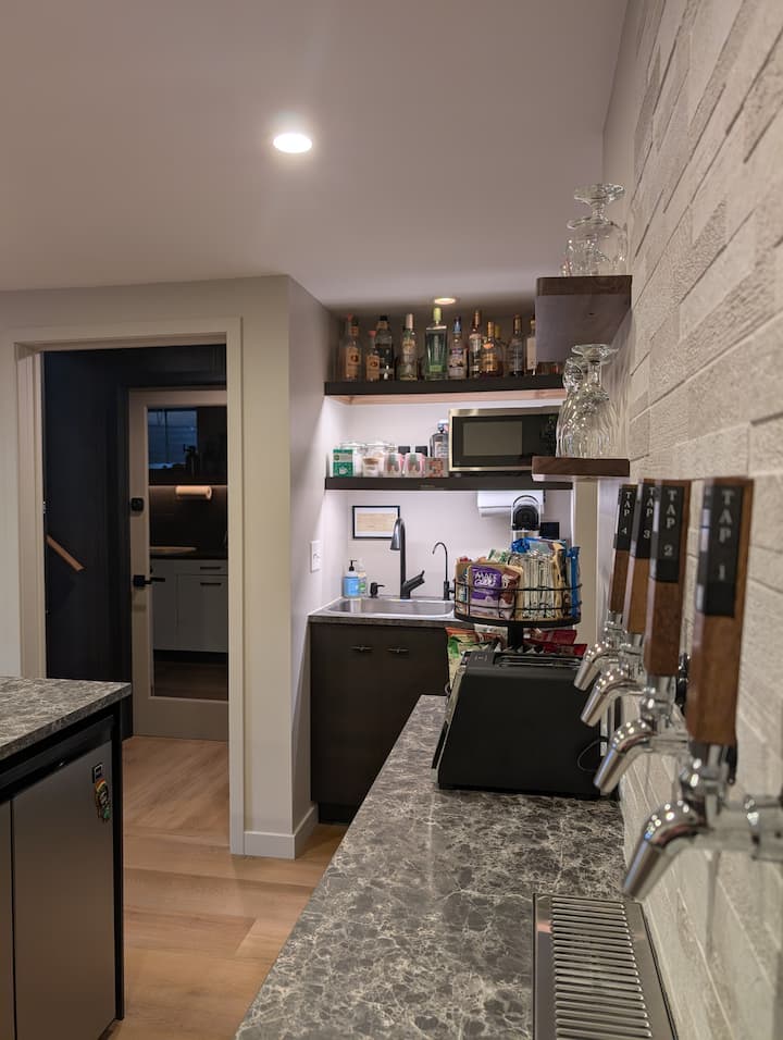 Cliff's Edge Brewing Bbnb - Denver, CO