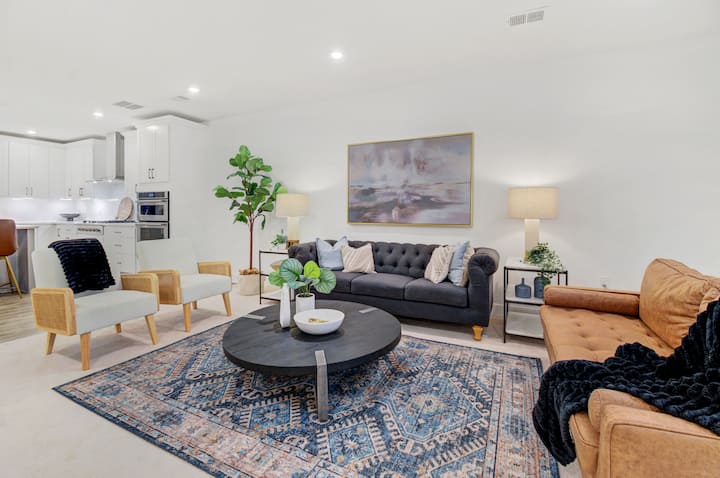 Spacious & Peaceful Luxe Apt Blocks From Metro - Arlington, VA