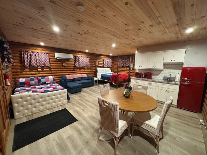 The Americana Log Cabin - Cambridge, OH