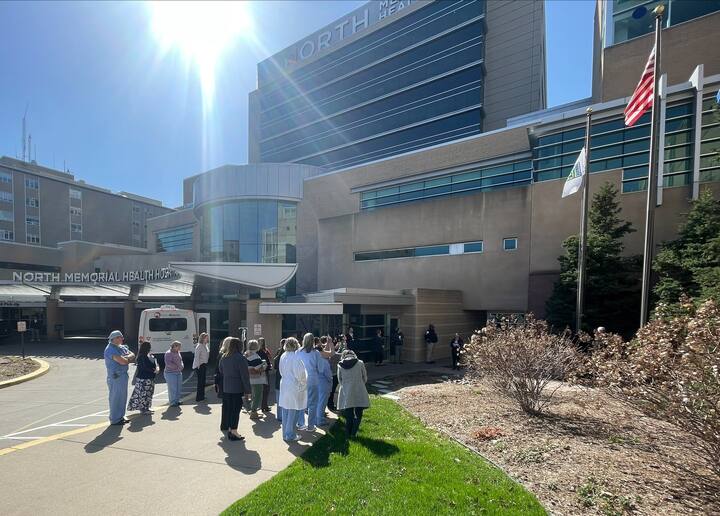 Unwind Or Work-10 Miles From North Memorial Health - Wayzata, MN
