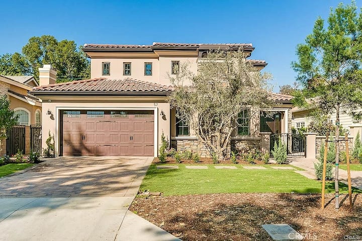 New!whole 4b4b Walk City - Pasadena, CA