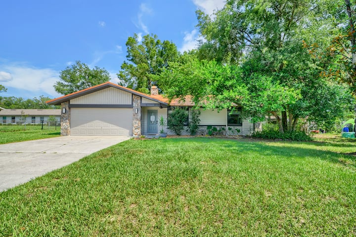 Where Manatees Mingle - Beverly Hills, FL