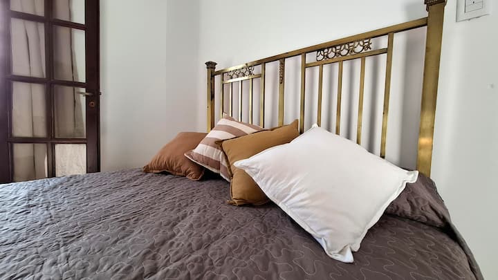 Departamento De Dos Plantas En Zona Centro - Colón