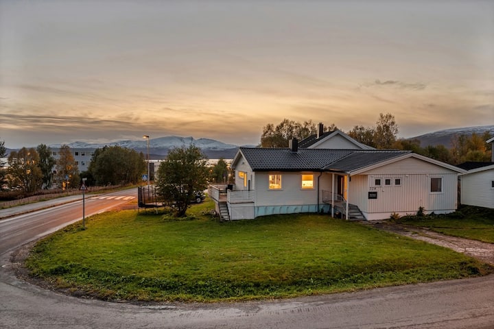 Cozy Retreat Under The Northern Lights - Tromsø
