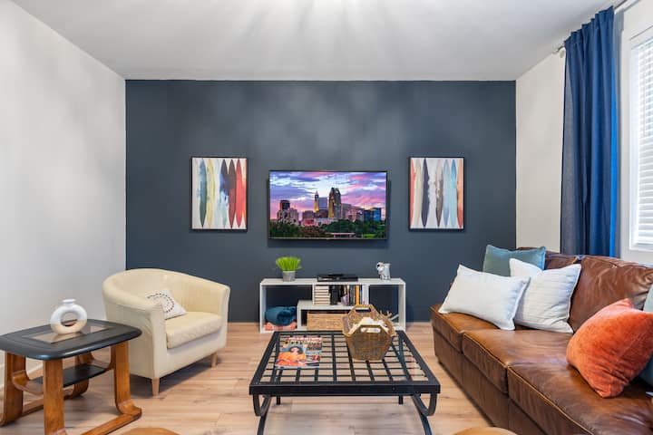 "Cloud Nine" 3 Br Slps 6 Comfortably With 5 Beds - Raleigh, NC