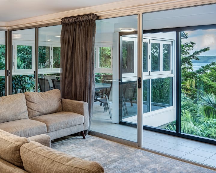 Oasis 10 - Hamilton Island