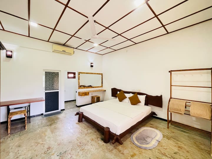 Stylish A/c Suite With Balcony Near Weligama Beach - Mirissa