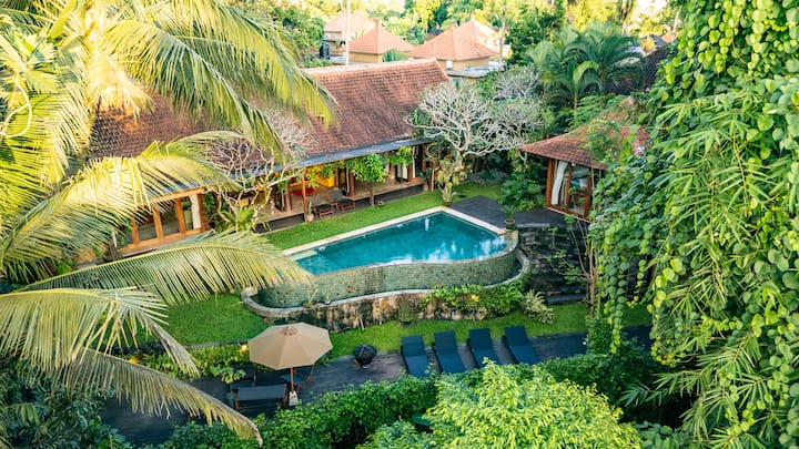 Orivista Luxe Villa-ubud-sanctuary For Deep Rest - Ubud
