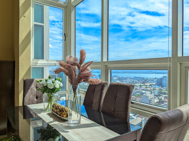 Ultima Fine Loft | Panorama View | Netflix 4k - Cebu City