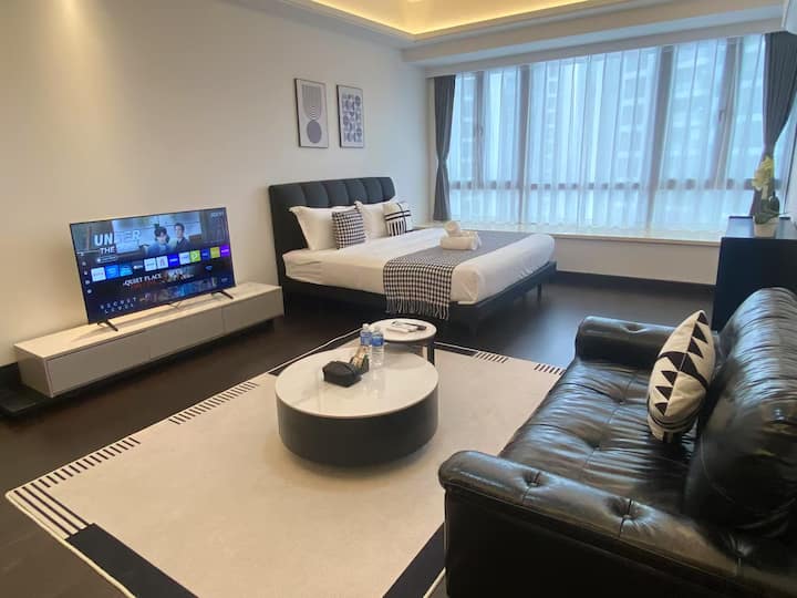 R&f Studio Black&white City View Hanlin&wanli - Johor Bahru