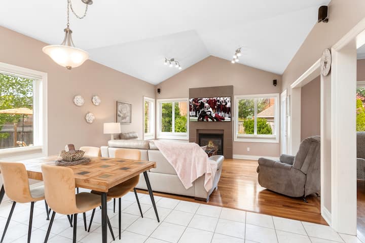 Gorgeous Getaway In Oakville - Oakville