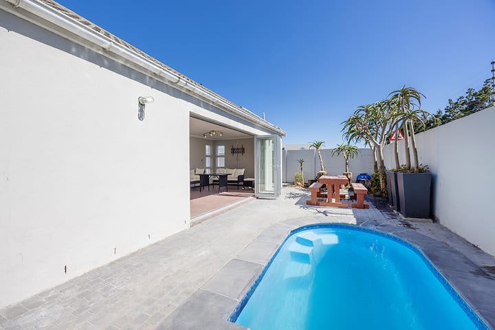 West Beach House - Parklands