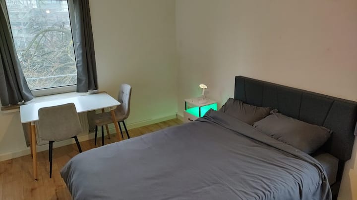 Cozy Front View Room In City Center Darmstadt - 達姆斯塔特