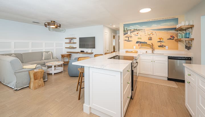 3-bedroom/ 2-bath 'Luke’s Landing' Island Get-away - Jensen Beach, FL
