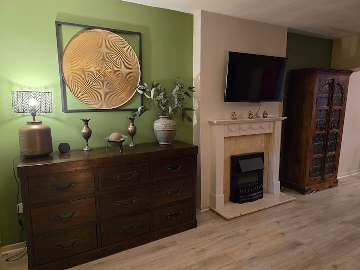Spacious Modern House W/ 2x Bathrooms And Parking - Oxford