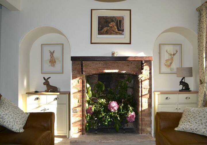 Cosy Modern Country Cottage - Warwickshire