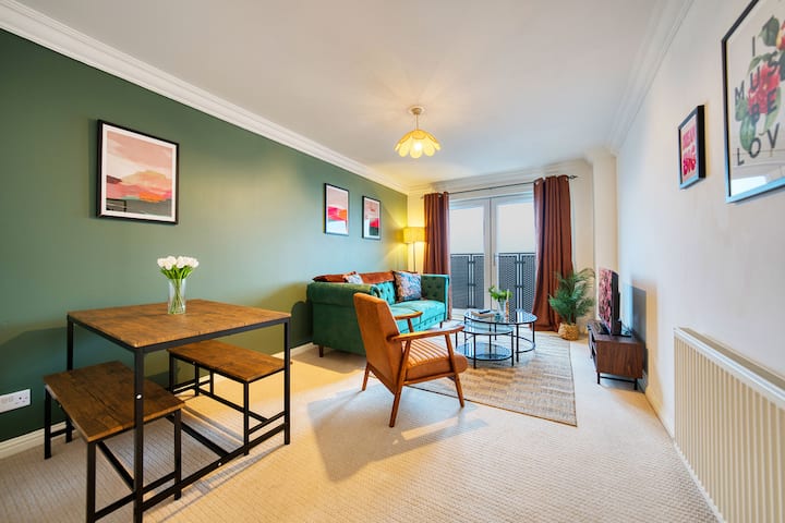 Bright Clean 2-bedroom Apartment - Free Parking - Glasgow