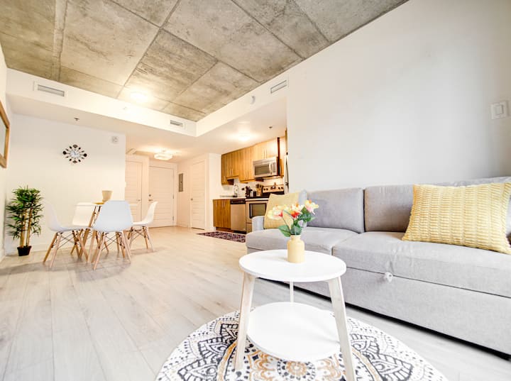 Amazing 1-bdr In The Heart Of Downtown Mtl | 43 - Montreal