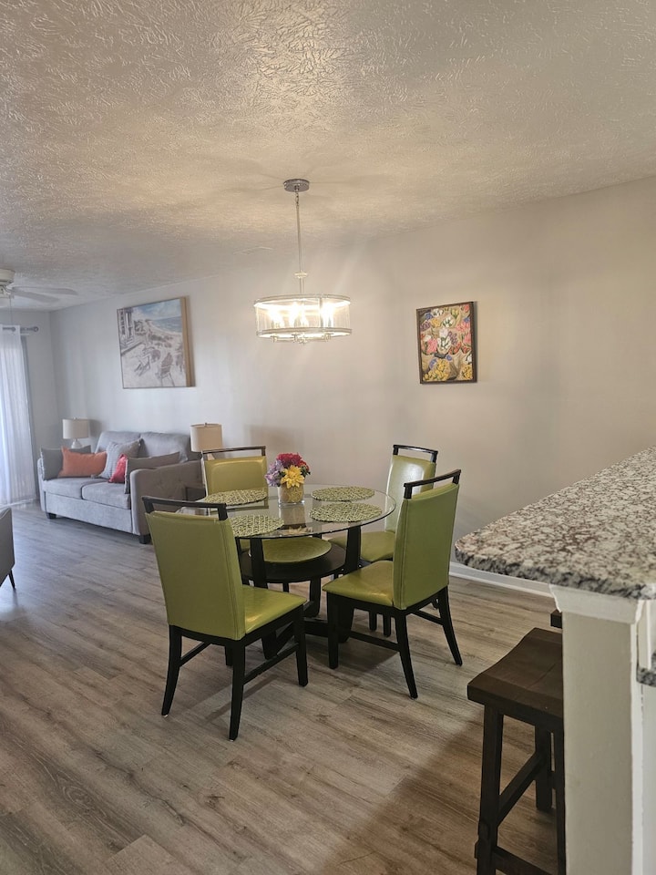 Mary's Myrtle Beach Getaway Retreat! - Myrtle Beach, SC