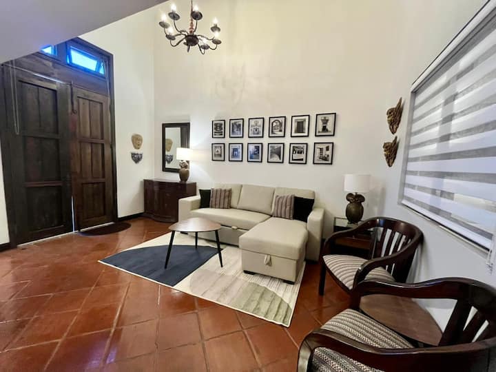 O10 - Beautiful Villa In Antigua Guatemala 8 Guest - Antigua Guatemala