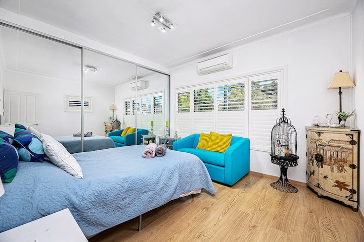 Spacious, Air Con, Easy Access To Public Transport - Northern Beaches Council
