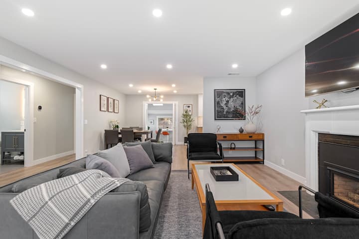 New Luxury Contemporary Home - Palo Alto, CA