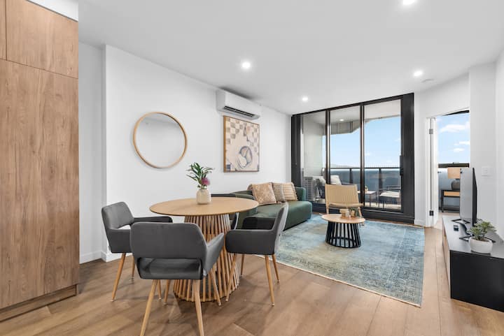 Mountain View 2br Apt W/ Rooftop Pool & Parking - Brisbane