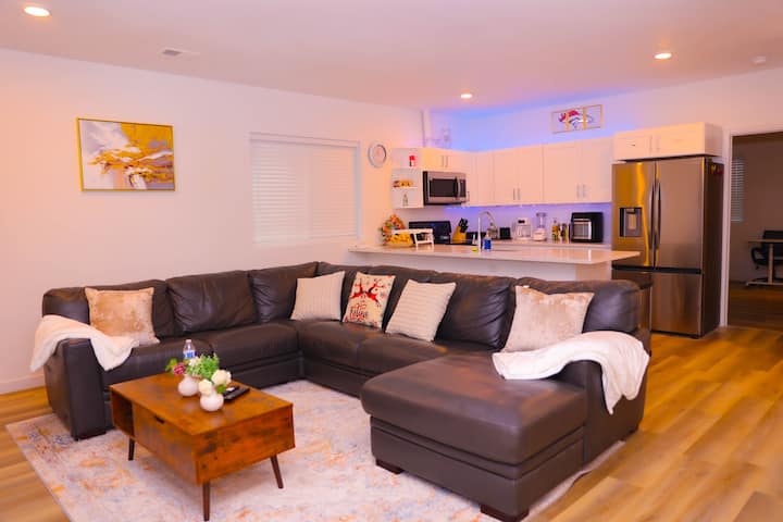 Cozy Home Near Aurora’s Gaylord & Denver Airport - Denver Airport (DEN)