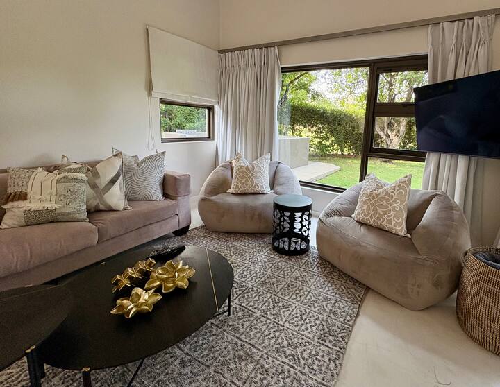 4 Bedroom Holiday Home - Hartbeespoort