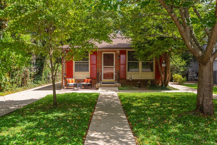 Upgraded 1br - Walk To Vandy, Off-street Parking - Nashville, TN