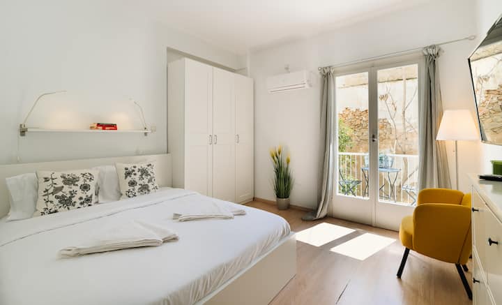 Ideal Escape For 2 - Athens