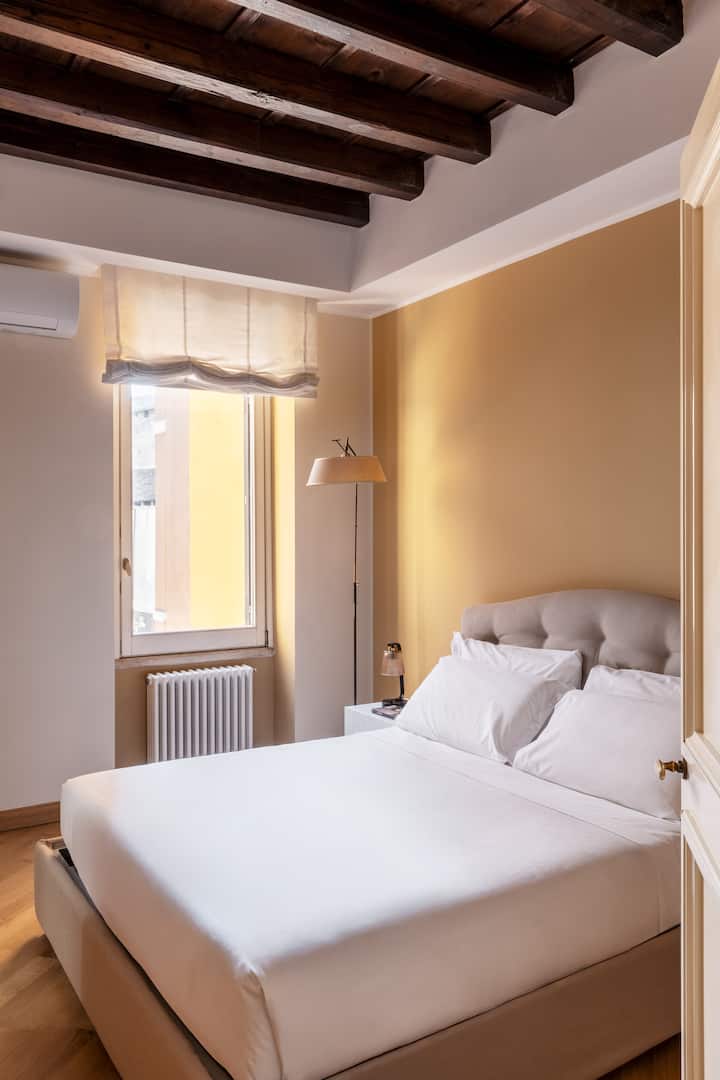 Nerone's 55 Civic "A" - Rooma