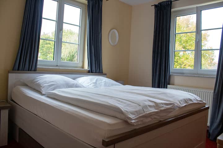 Moselurlaub Im Rosengarten Im Doppelzimmer - Bernkastel-Kues