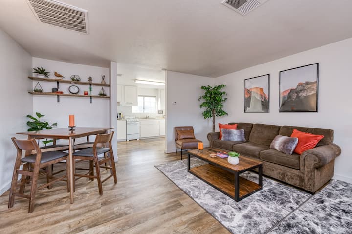 Charming Suite #4 W/full Kitchen - Oakhurst
