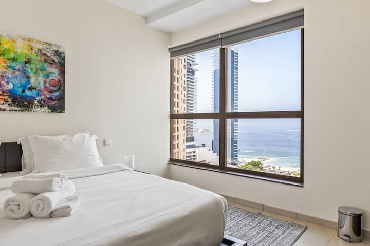 Sea View + Balcony, Pool, Gym & Free Parking - Dubai Marina