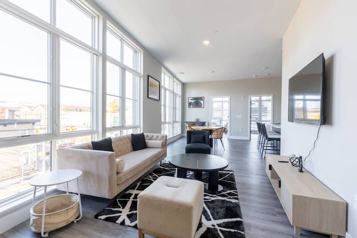Airy Loft By Nyc W Rooftop & Parking On Premises - Jersey City, NJ