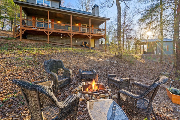 The Painted Peak - Wood Fireplace - Seasonal View - Suches, GA