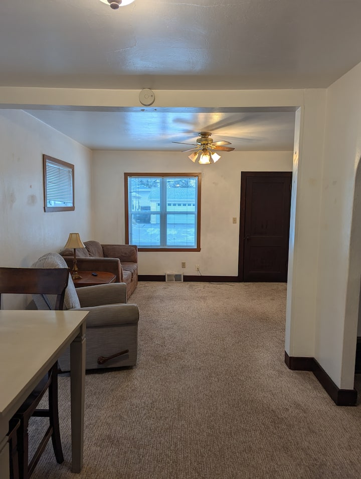 Homey 2 Floor Townhome - Fargo, ND