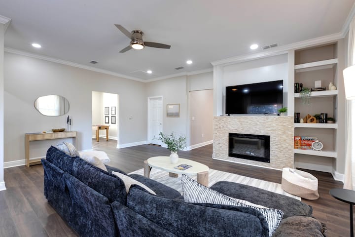 Aesthetic 3bd Home, Downtown, Fsu, Games & Yard - Tallahassee, FL