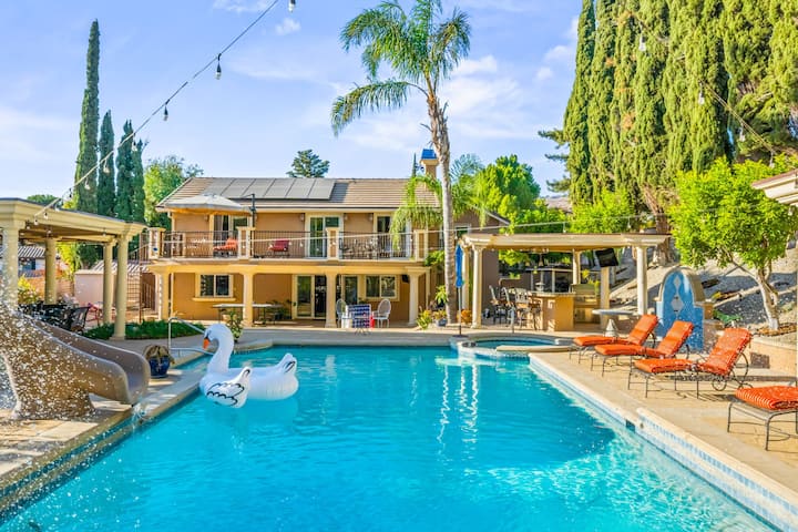 Resort W/games/oasis/slide - Los Angeles, CA