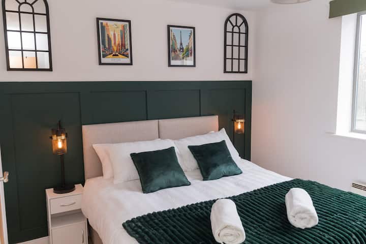 Arcade Machine | City Centre Sleeps 5 | Parking! - Wolverhampton