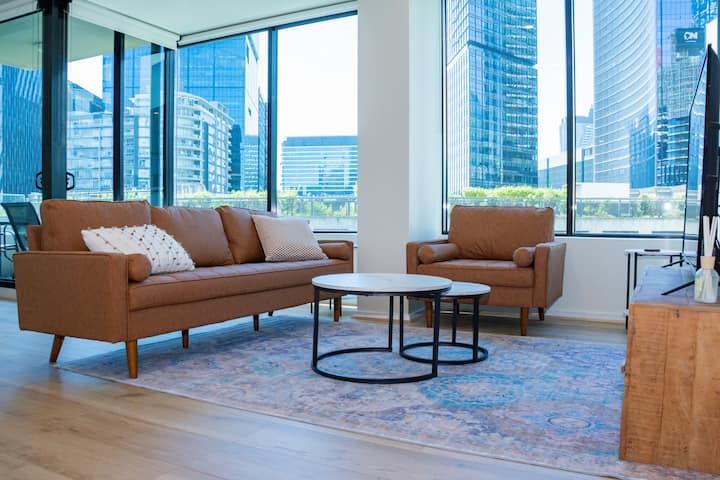 Riverside Apartment With City Views - Williamstown
